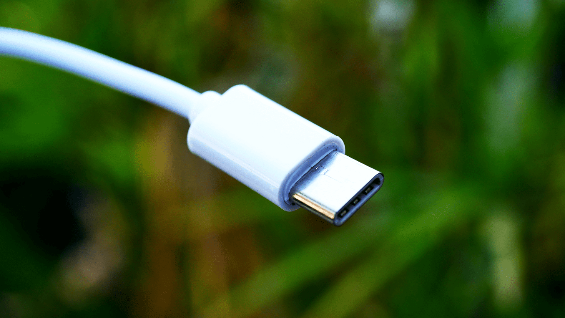 EU gaat universele lader iPhone & Android opnieuw verplichten - TechPulse