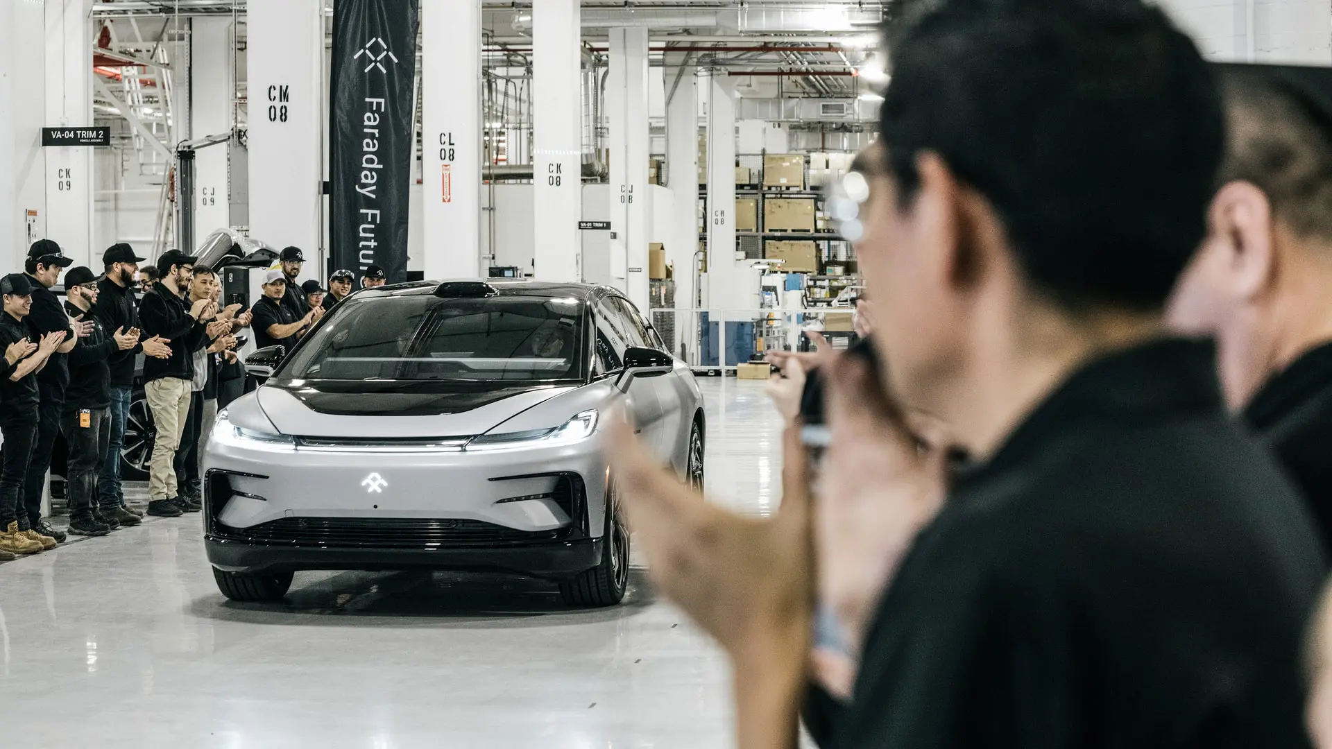 Eerste productiewagen Faraday Future rolt weg - TechPulse