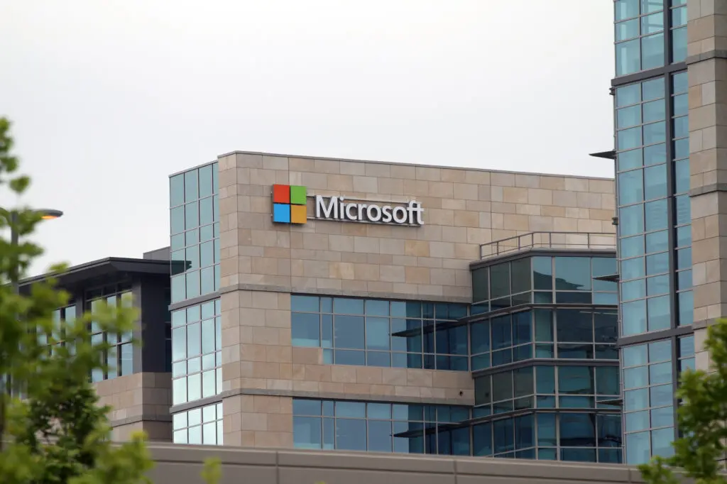 Microsoft deelt financiële resultaten Q1 2024: Office, Cloud en Xbox ...