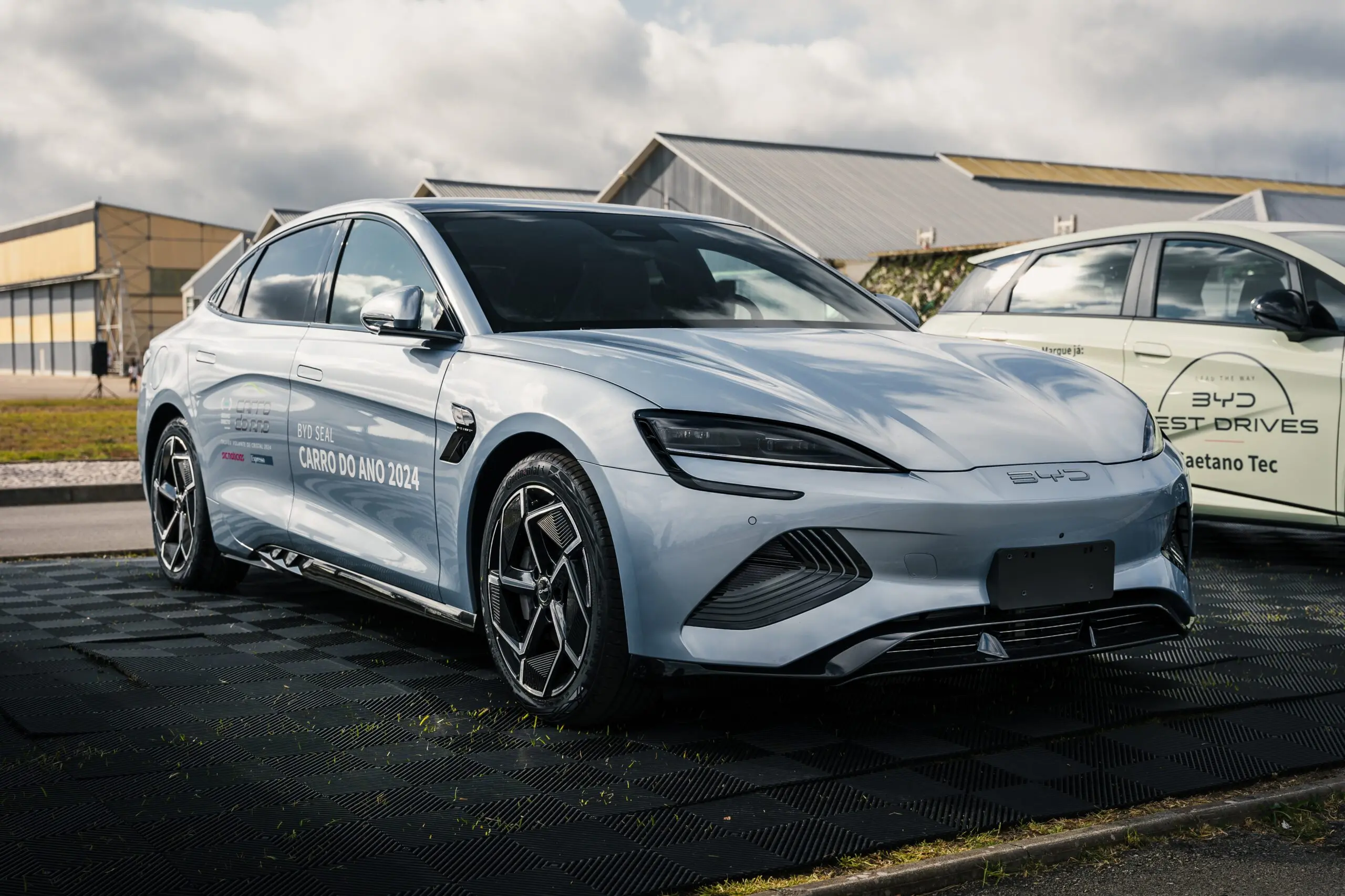 BYD zet de toon voor EV's met 's werelds eerste 1.000kW-laadsysteem ...