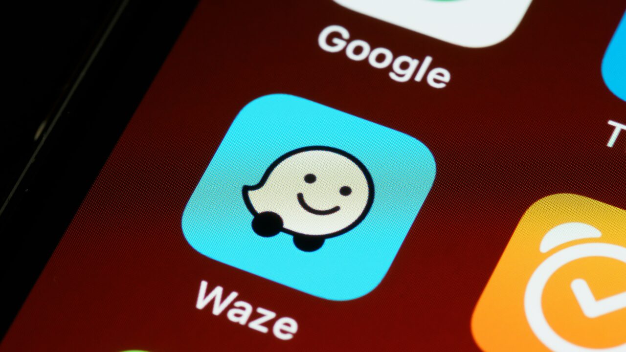 Waze breidt navigatie-app uit met 5 features voor snelheidsduivels ...